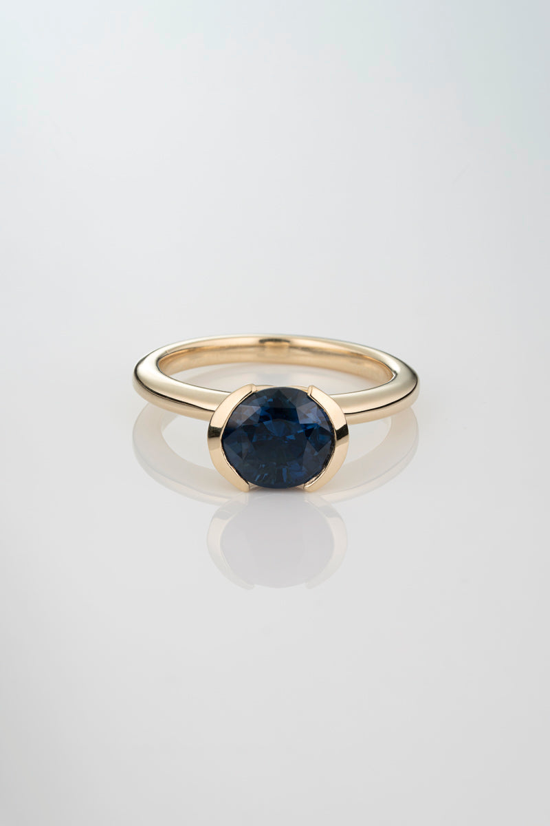 SPLIT BEZEL SAPPHIRE SOLITAIRE